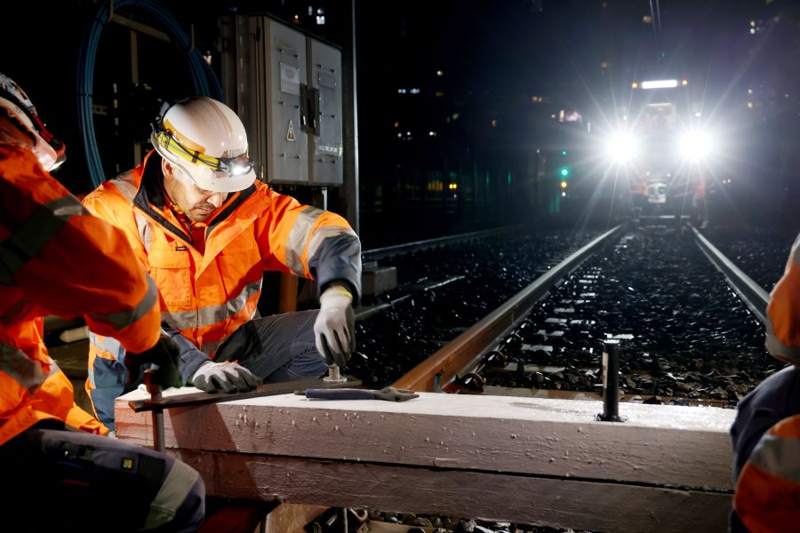 Trains Run Deep Under Sydney Harbour for First Time Ever – Architecture ...